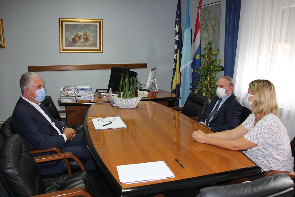 PREDSJEDNIK HERCEG PRIMIO U NASTUPNI POSJET NOVOGA GENERALNOG KONZULA ... PREDSJEDNIK HERCEG PRIMIO U NASTUPNI POSJET NOVOGA GENERALNOG KONZULA ...
